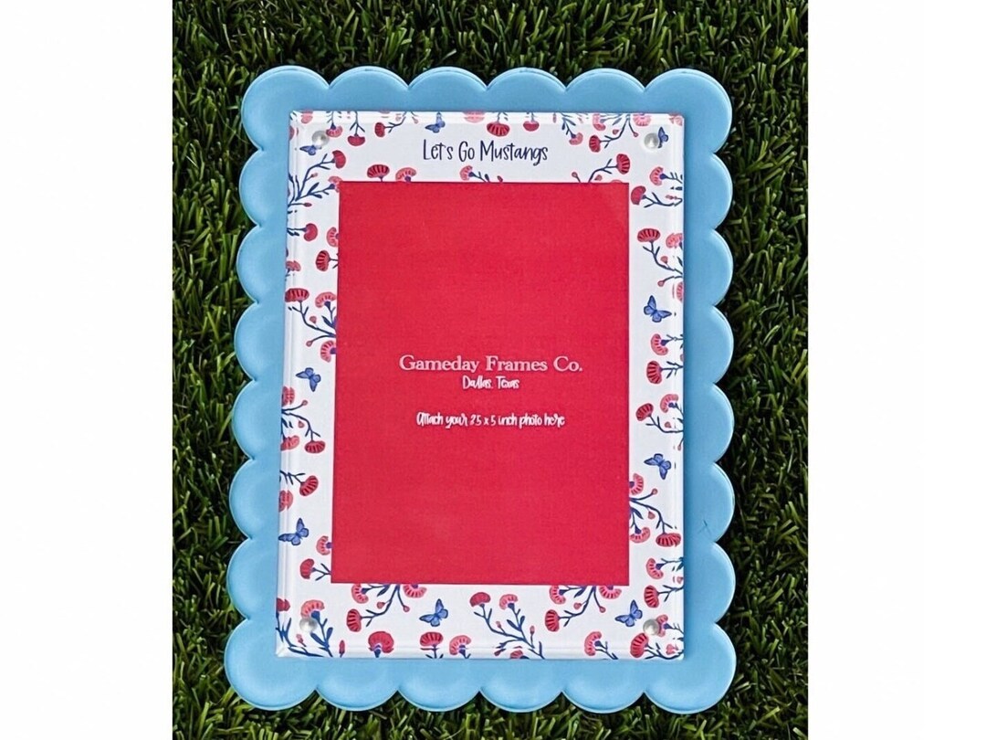 Custom Acrylic Frame With Pretty Scalloped Design 5x7 Personalized ...