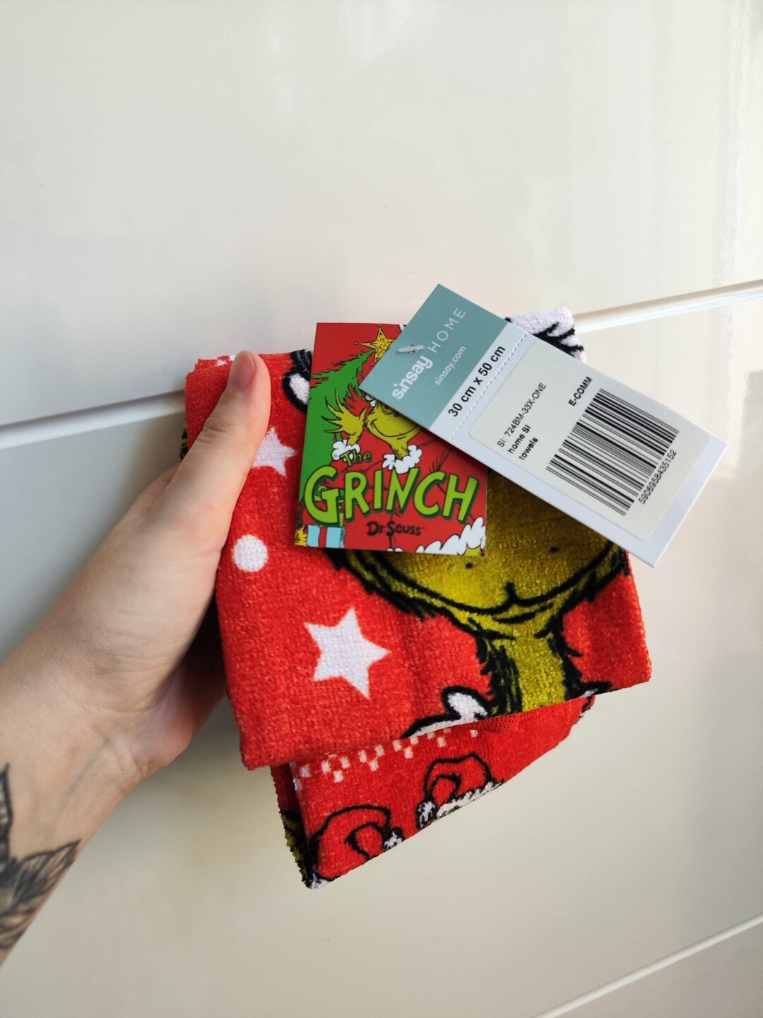 The Grinch Dr. Seuss Cotton Towels Set of 2 Red Merry Grinchmas Santa ...