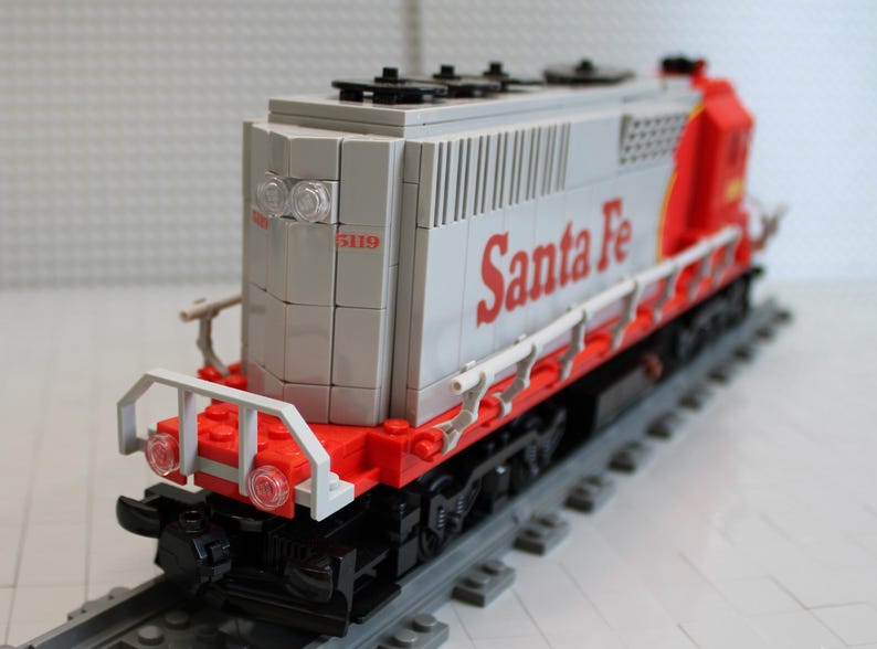 Custom Train Santa Fe GP40 Red Version Engine "please Read Description ...