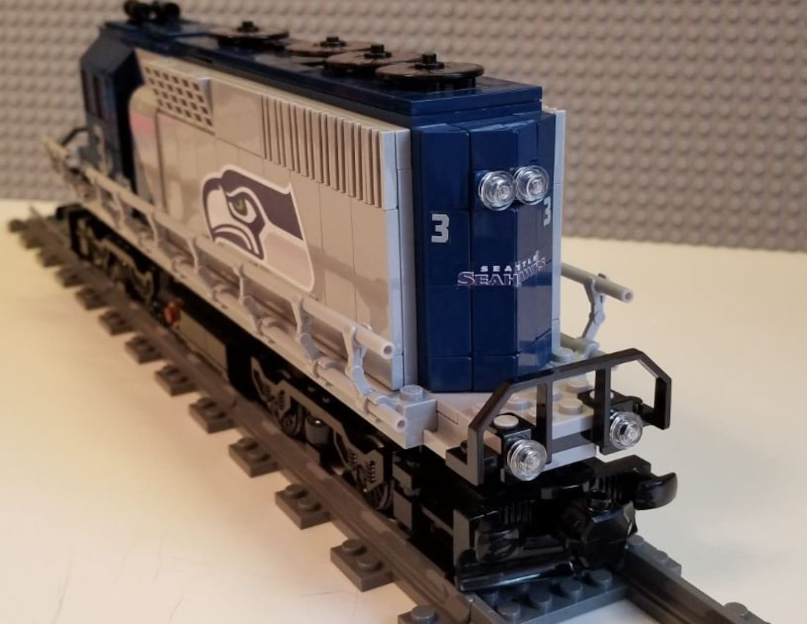 Custom Train Seattle Seahawks GP40 Engine "please Read Description" - Etsy