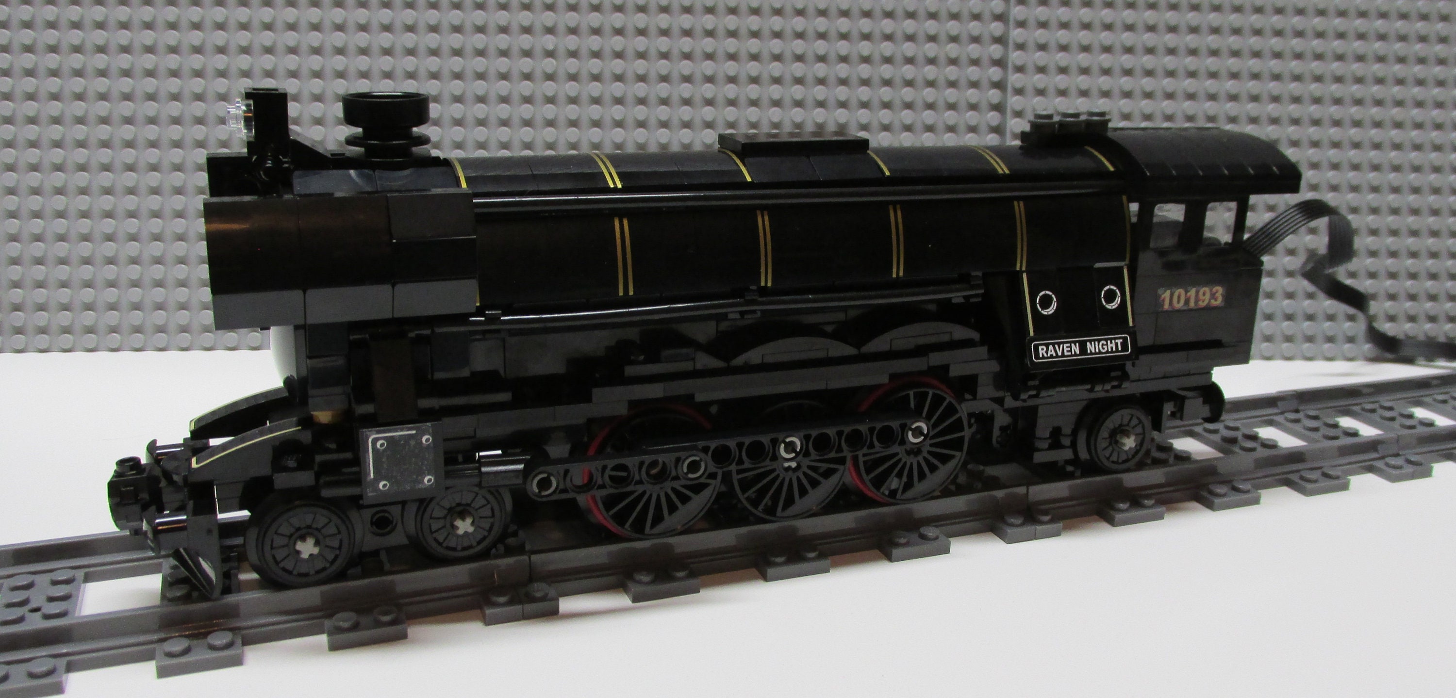 Custom Train Raven Night W/powered up "please Read Description" Emerald ...