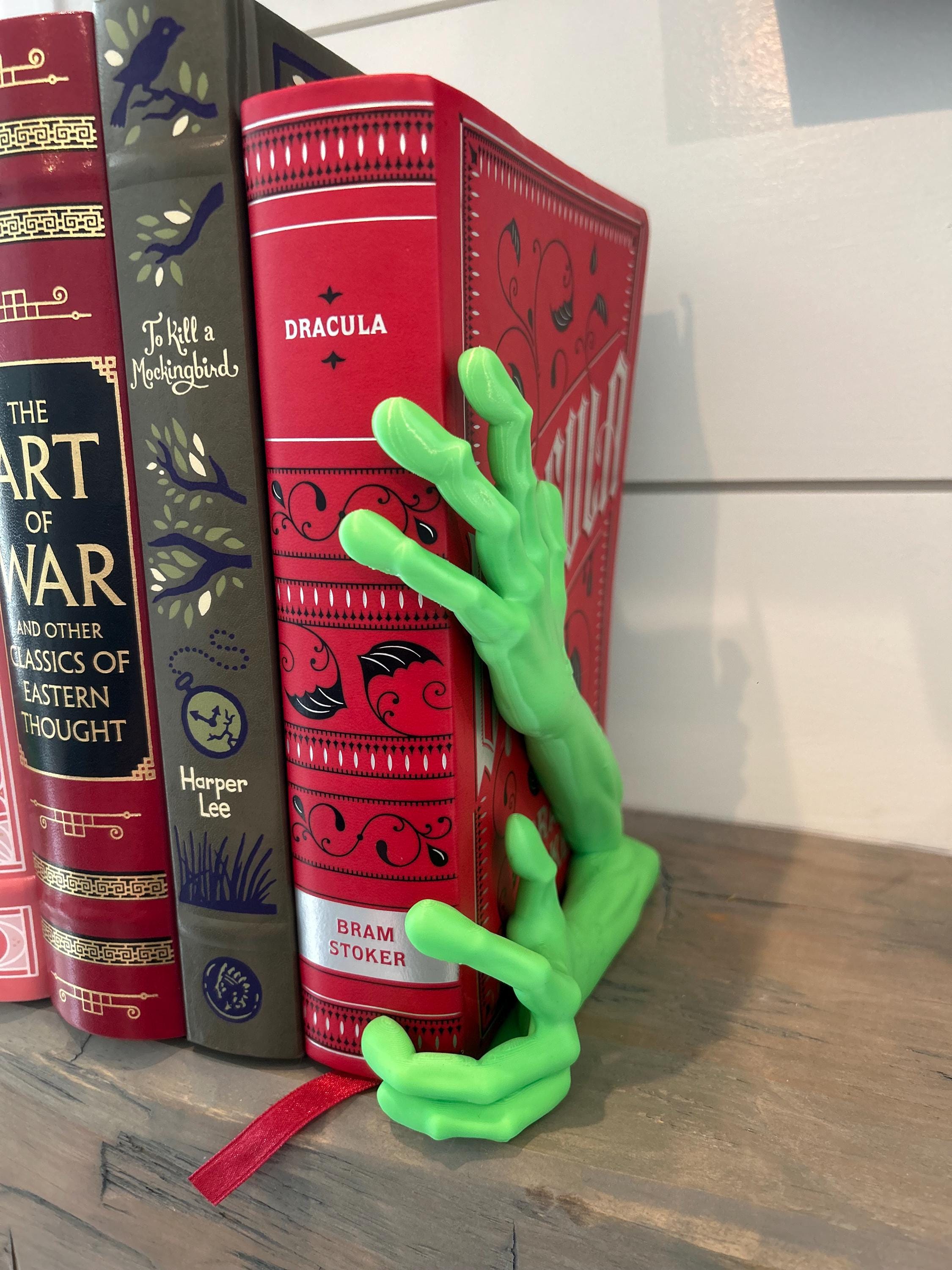 3D Printed Alien Bookend – Unique Sci-fi Decor, Creepy Alien Shelf ...