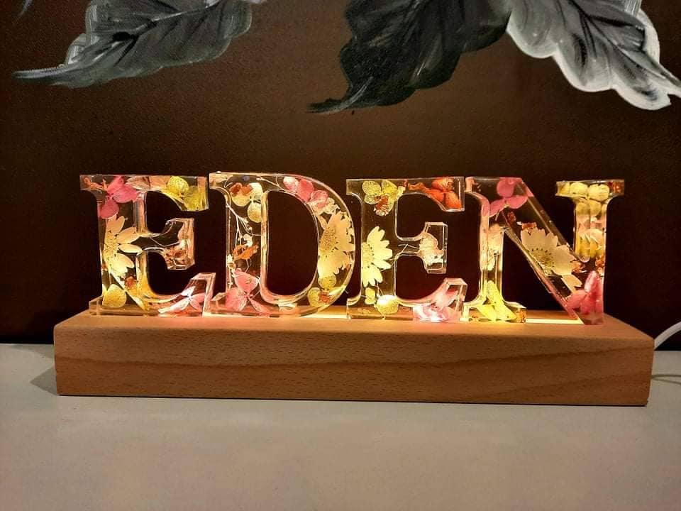 Customised Name Lamp With Epoxy Resin and Dried Flowers, 6.4cm Tall ...