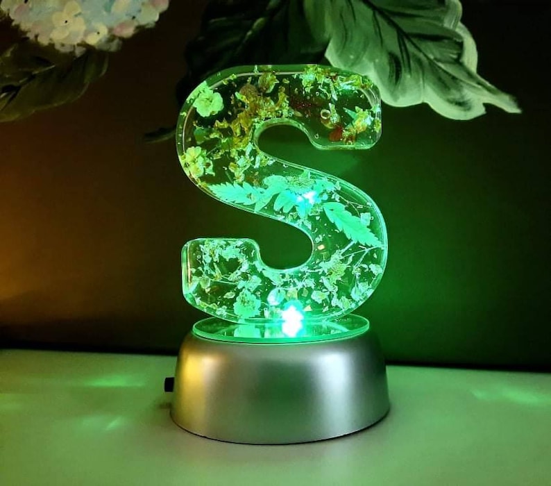 Customised Letter Lamps With Epoxy Resin and Real Dried Flowers, 10cm ...
