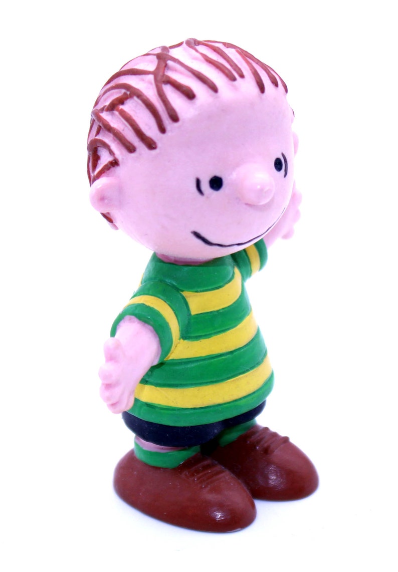 Snoopy Peanuts Linus Plastic Figure by Maia Borges - Etsy