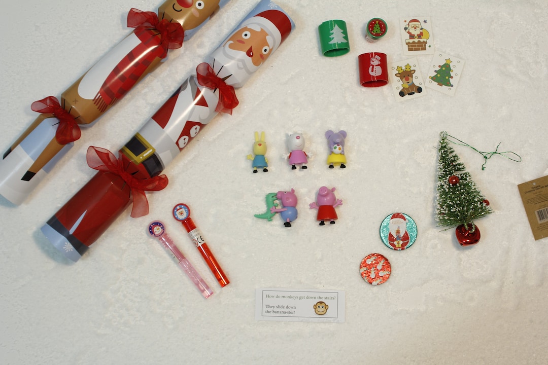 Peppa Pig Christmas Crackers Toy Filled Christmas Crackers - Etsy UK