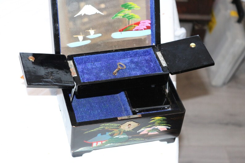 Vintage Japanese Hand Painted Black Lacquer and Abalone Music Box ...