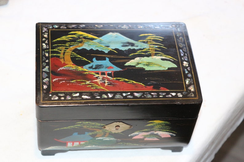 Vintage Japanese Hand Painted Black Lacquer and Abalone Music Box ...