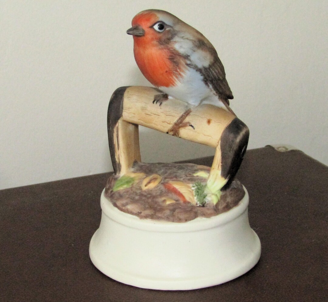 Vintage Musical Robin Bird Porcelain Hand Painted Figurine Music Box ...