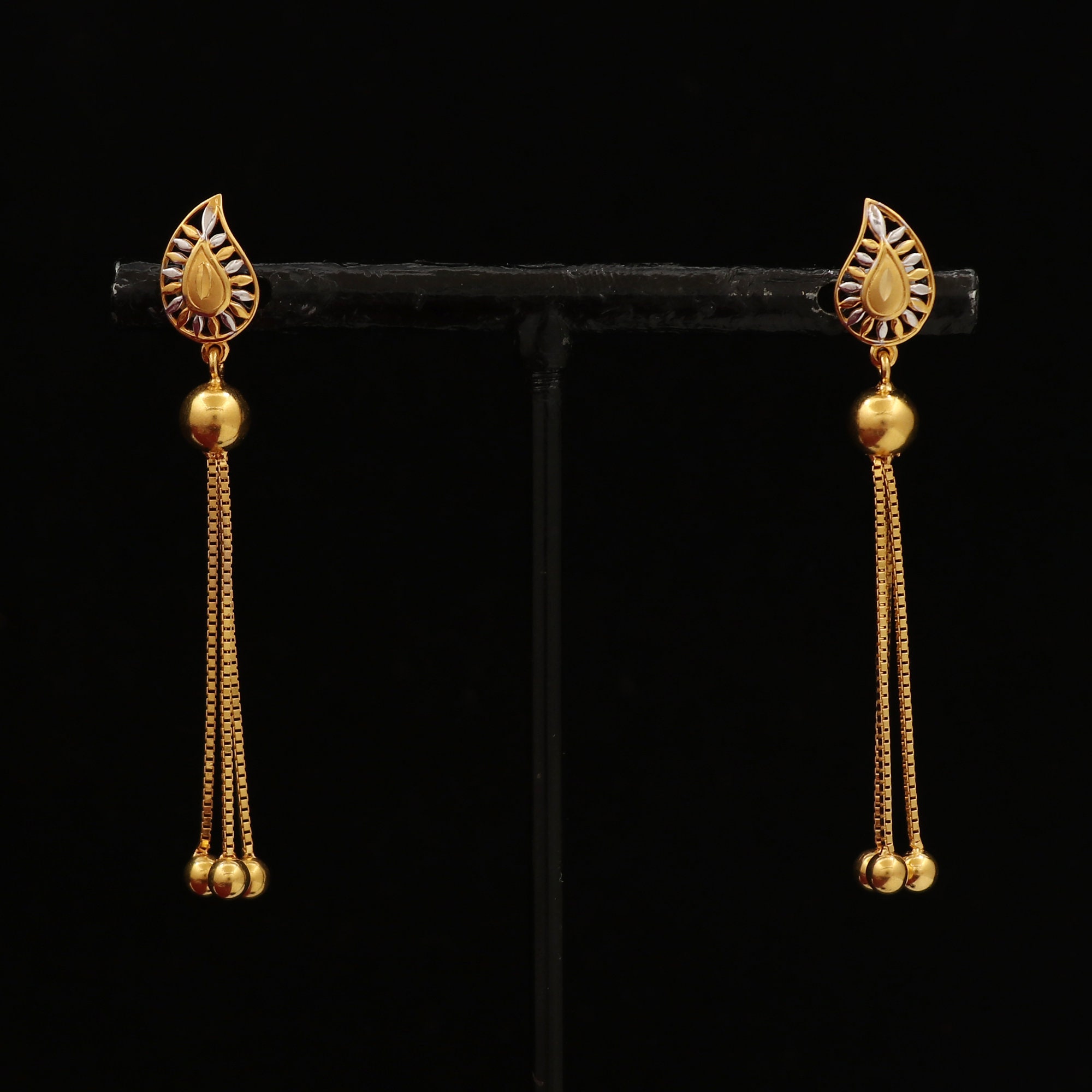 pc jewellers sui dhaga earrings