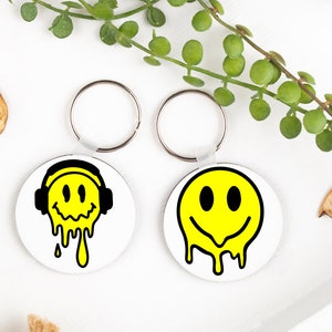 Smiley Face Keychain SVG, Retro Daisy Smiley Face Svg, Smile Key Ring ...
