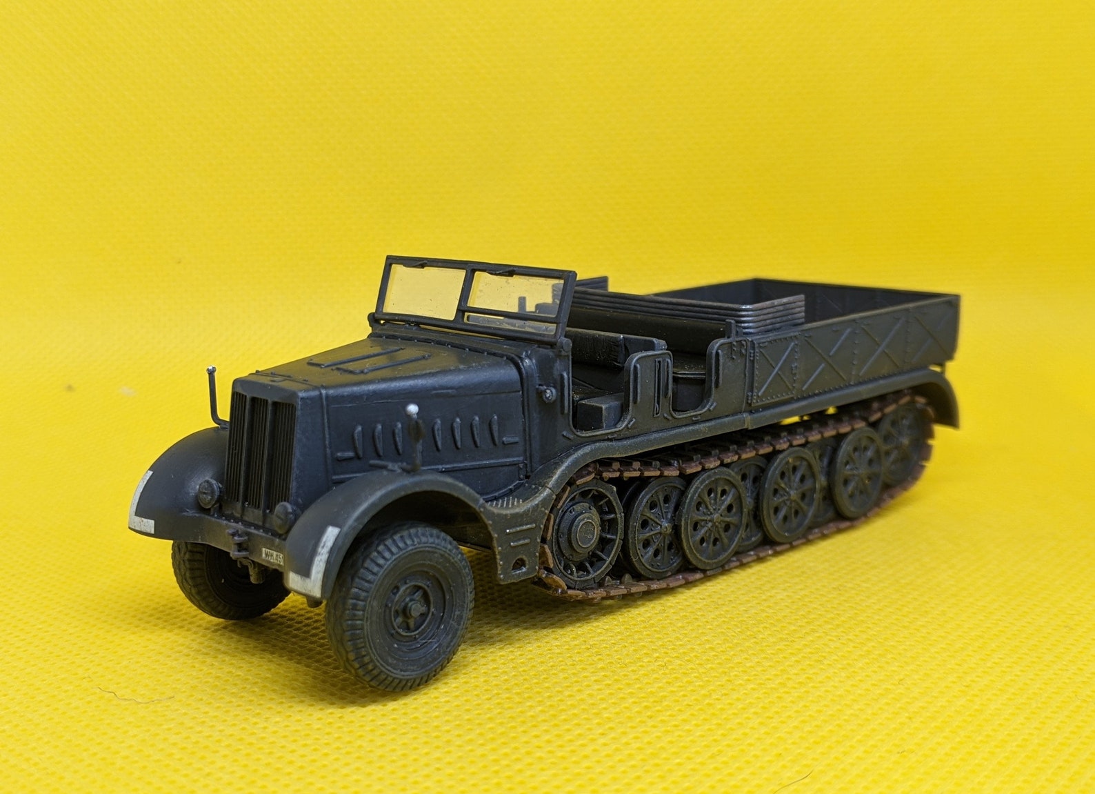 1/72 Built Scale Model sd.kfz.9 Famo German World War 2 Half-track WW2 ...