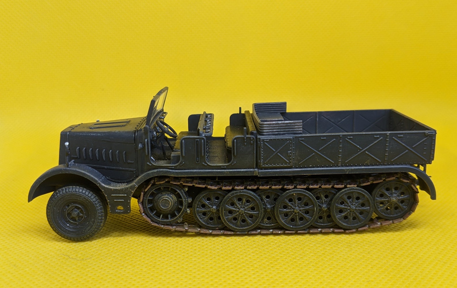 1/72 Built Scale Model sd.kfz.9 Famo German World War 2 Half-track WW2 ...