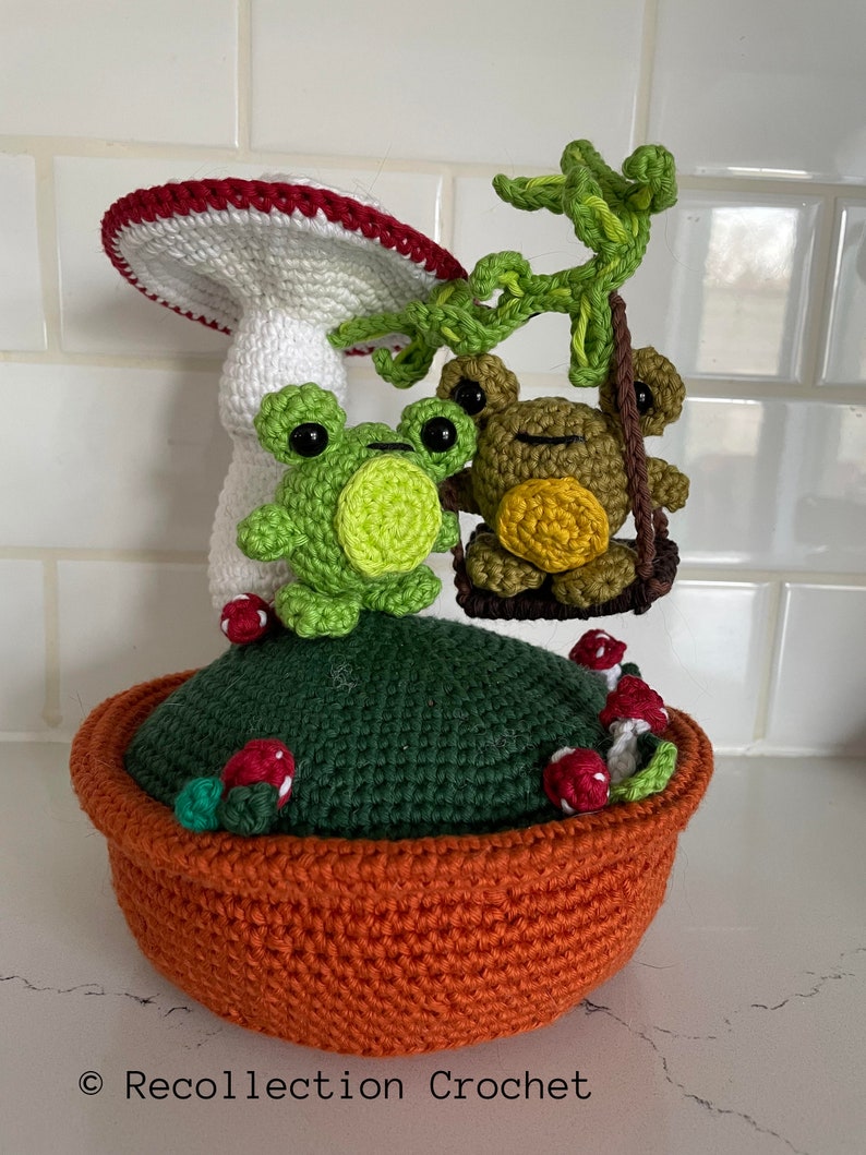 Frogs on a Swing Crochet Pattern / Beginner / PDF Crochet - Etsy