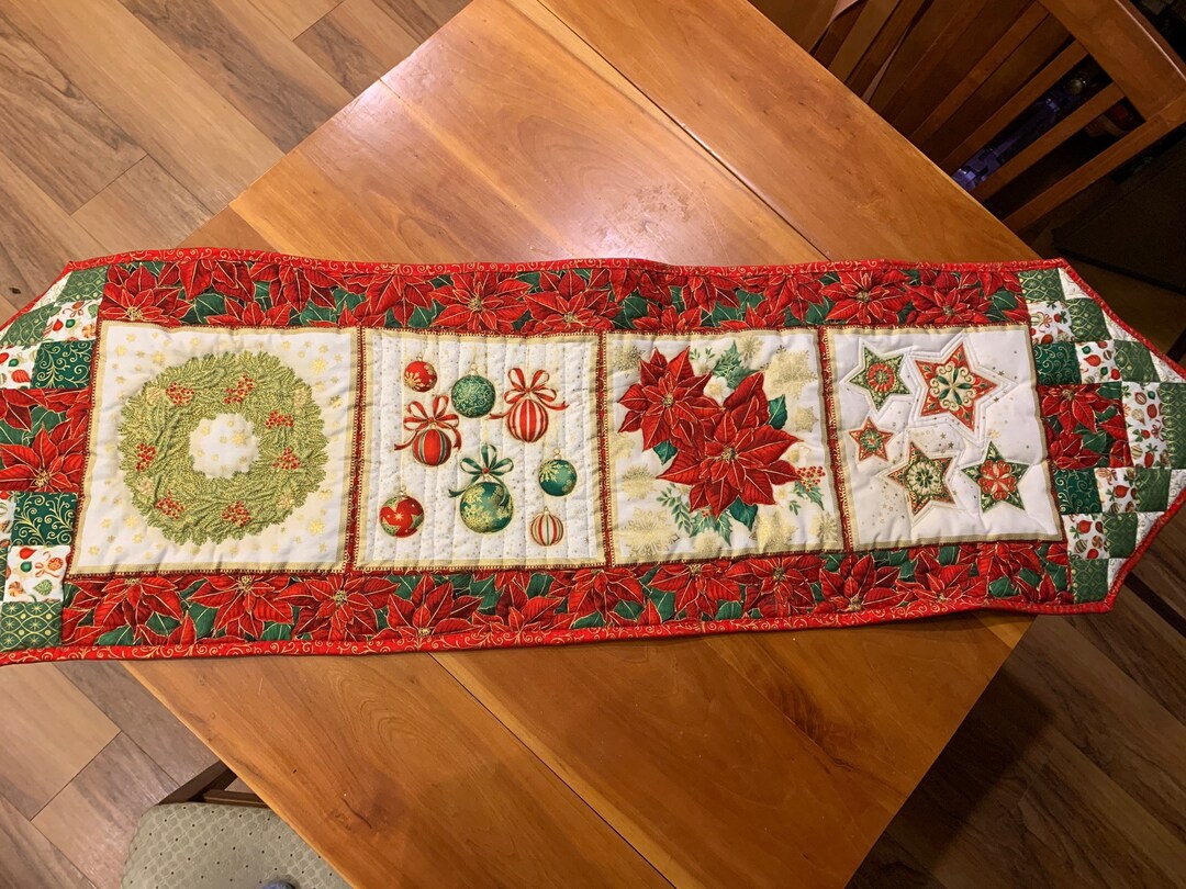 Quilted Christmas Tablerunner. Holiday Tablerunner, Poinsettia Tablerunner - Etsy