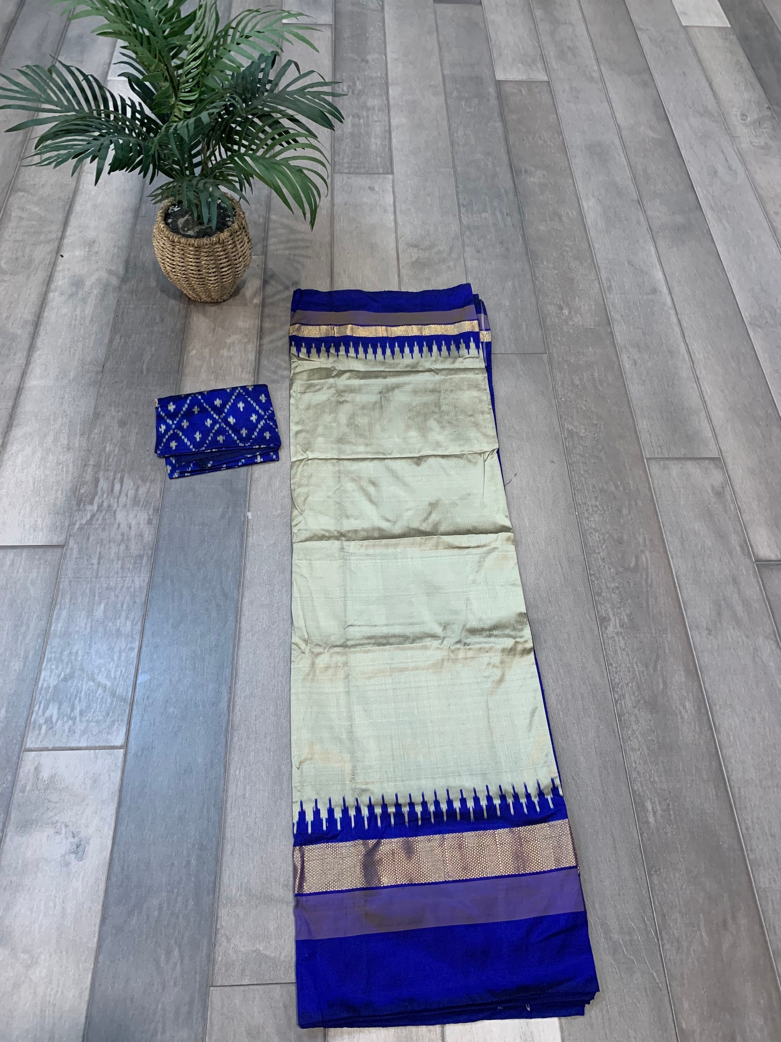 Pure Silk Mark Certified Ikkat Silk Saree in Temple Border - Etsy