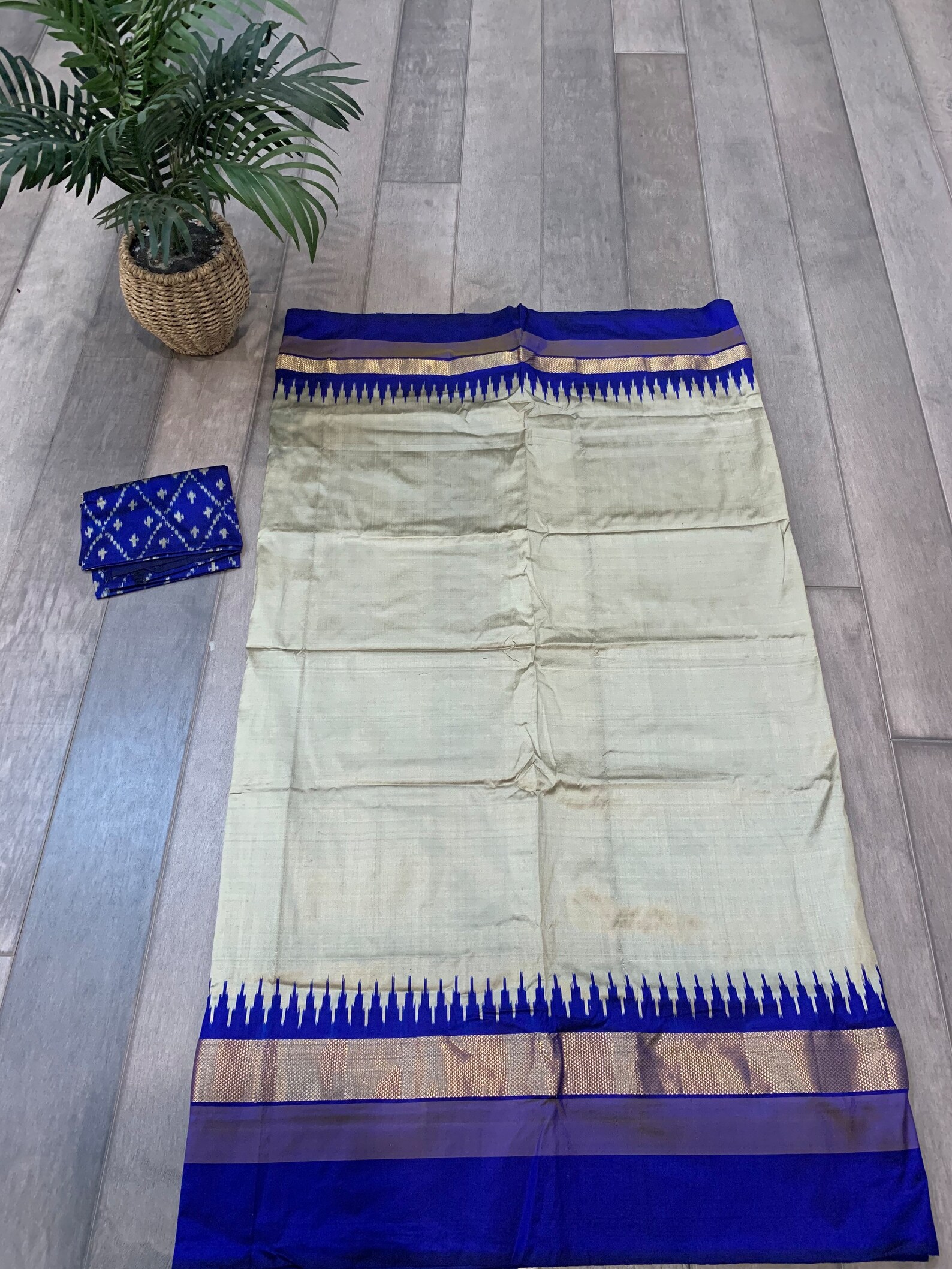 Pure Silk Mark Certified Ikkat Silk Saree in Temple Border - Etsy