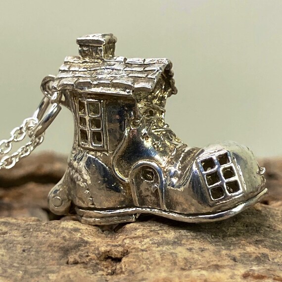 Vintage, solid Sterling silver Boot with family insid… - Gem