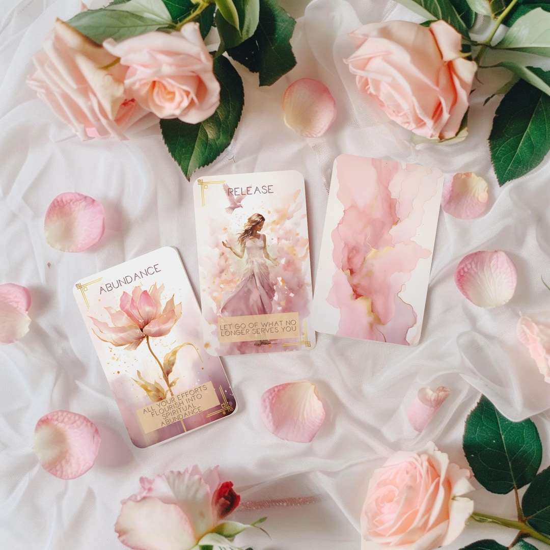 Femme Spirit Oracle Deck With Reiki Attunement and Activation: Tarot ...