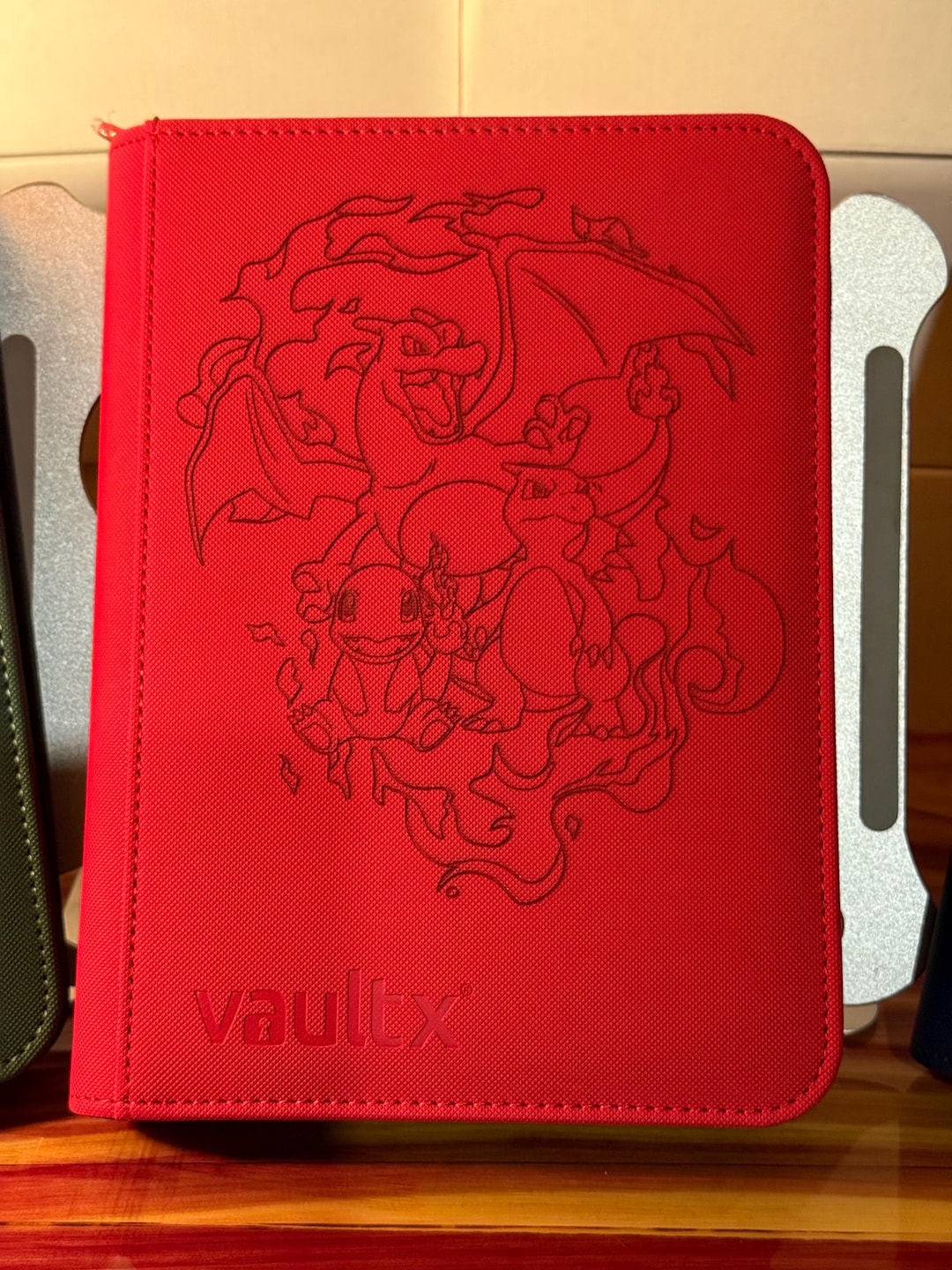 Vaultx Pokémon Charizard Mini Binder: 20 Double Sided Pages, 4 Card ...