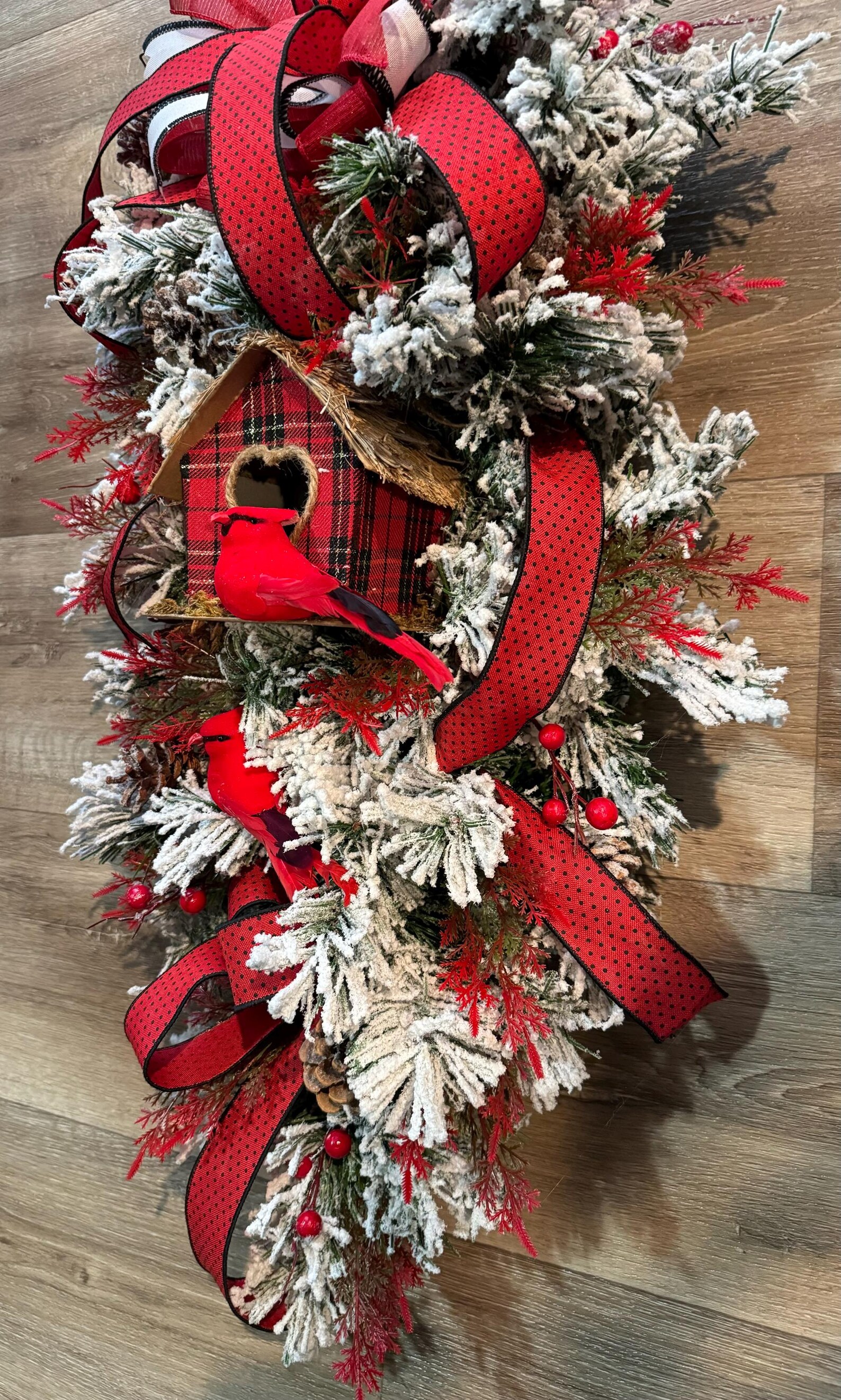 Red Cardinals Winter Wreath/swag Door Decoration - Etsy