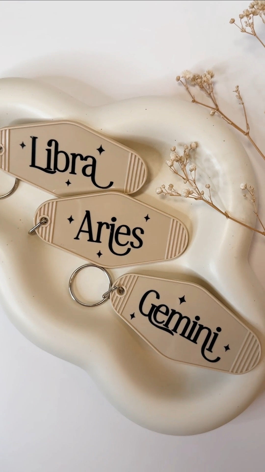 Zodiac Sign Motel Keychain, Vintage Hotel Keychain, Retro Motel ...