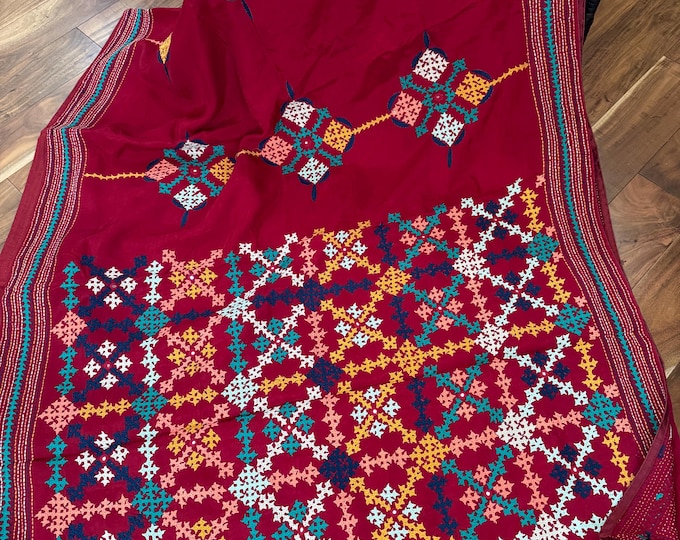 Pure Gajji Silk Bandhani Saree in Maroon Color Bandhani Saree Golden ...