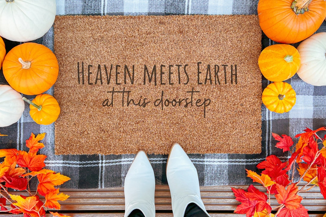 Heaven Meets Earth at This Doorstep Doormat Minimalist Celestial Entry ...