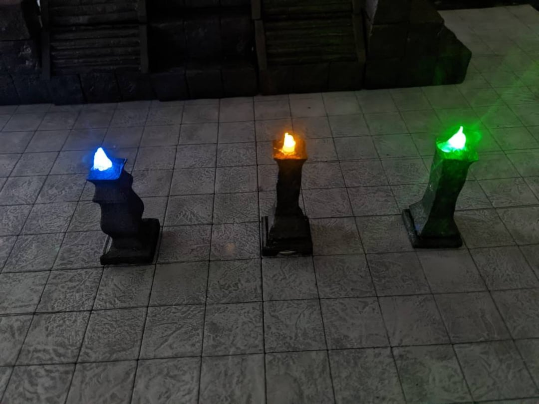 LED Flickering Torch Pillar Set of 4 for Dungeons & Dragons, Warhammer ...