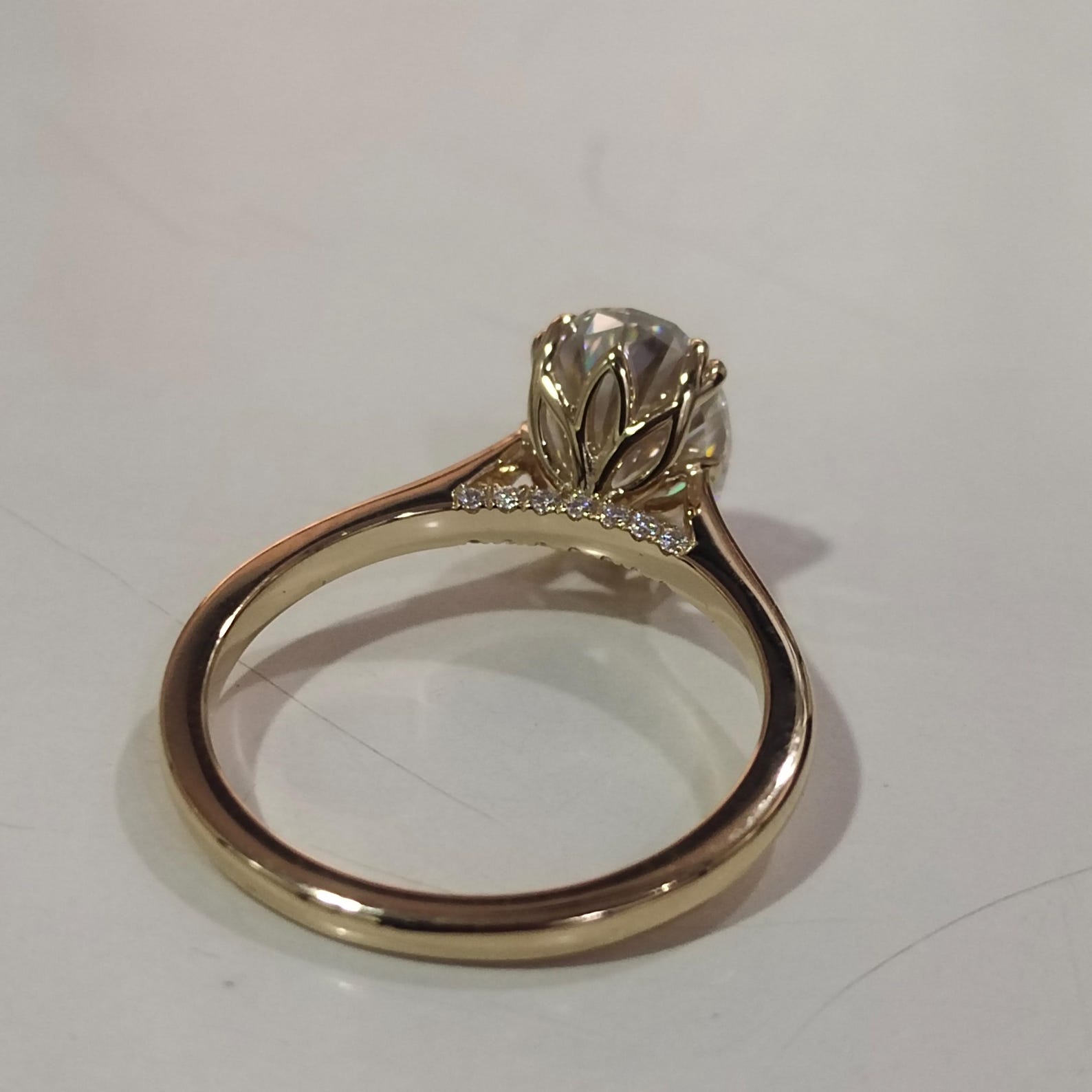Vintage-inspired Tulip Set Engagement Ring,f VS1 3ct Oval Cut Lab Grown ...