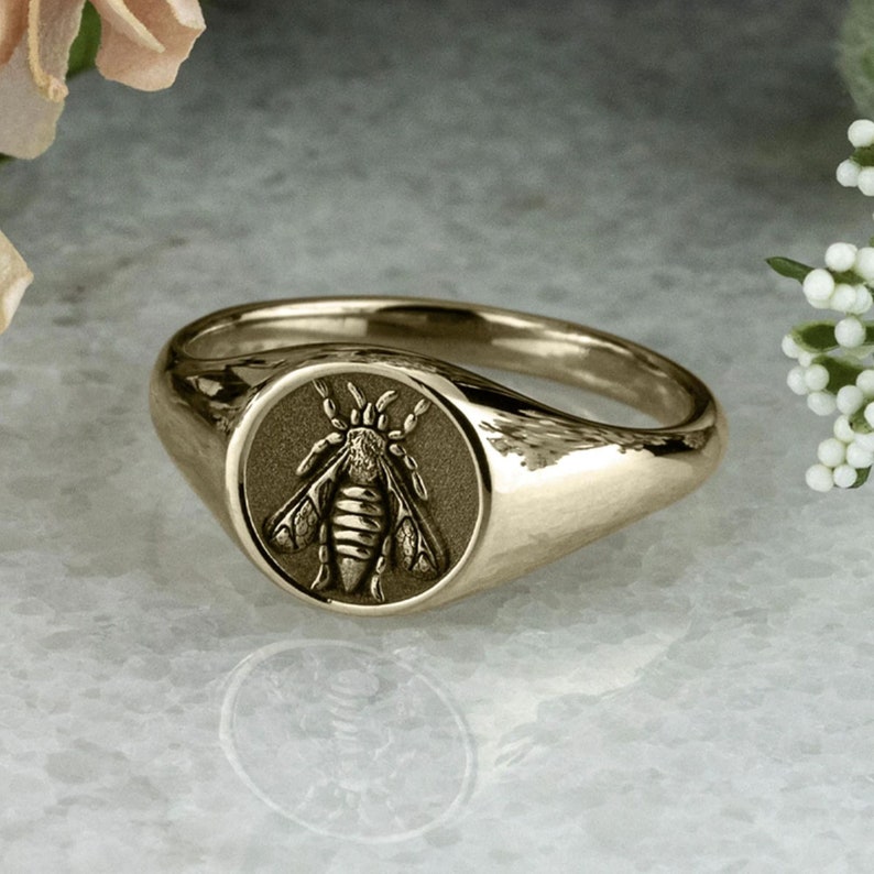 Honey Bee Round Signet Ring - Bee Inspired Style, 14k, White Gold, Rose ...