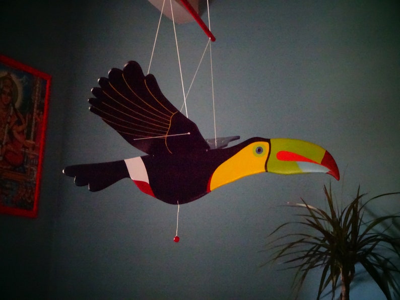 Wooden Flying Bird Mobile Toucan à Carène Decoration for the - Etsy