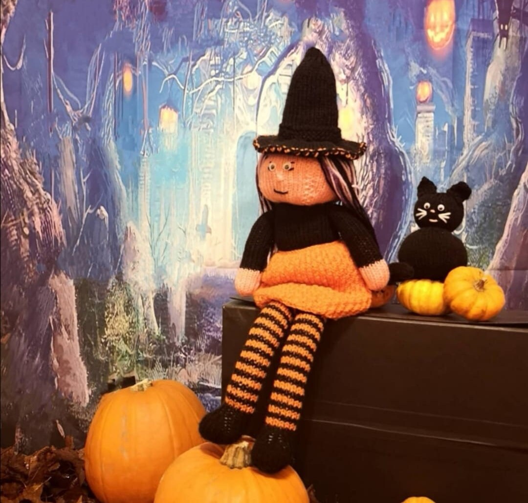 Knitting Pattern - Priscilla the Pumpkin Witch and Pudding the Cat ...