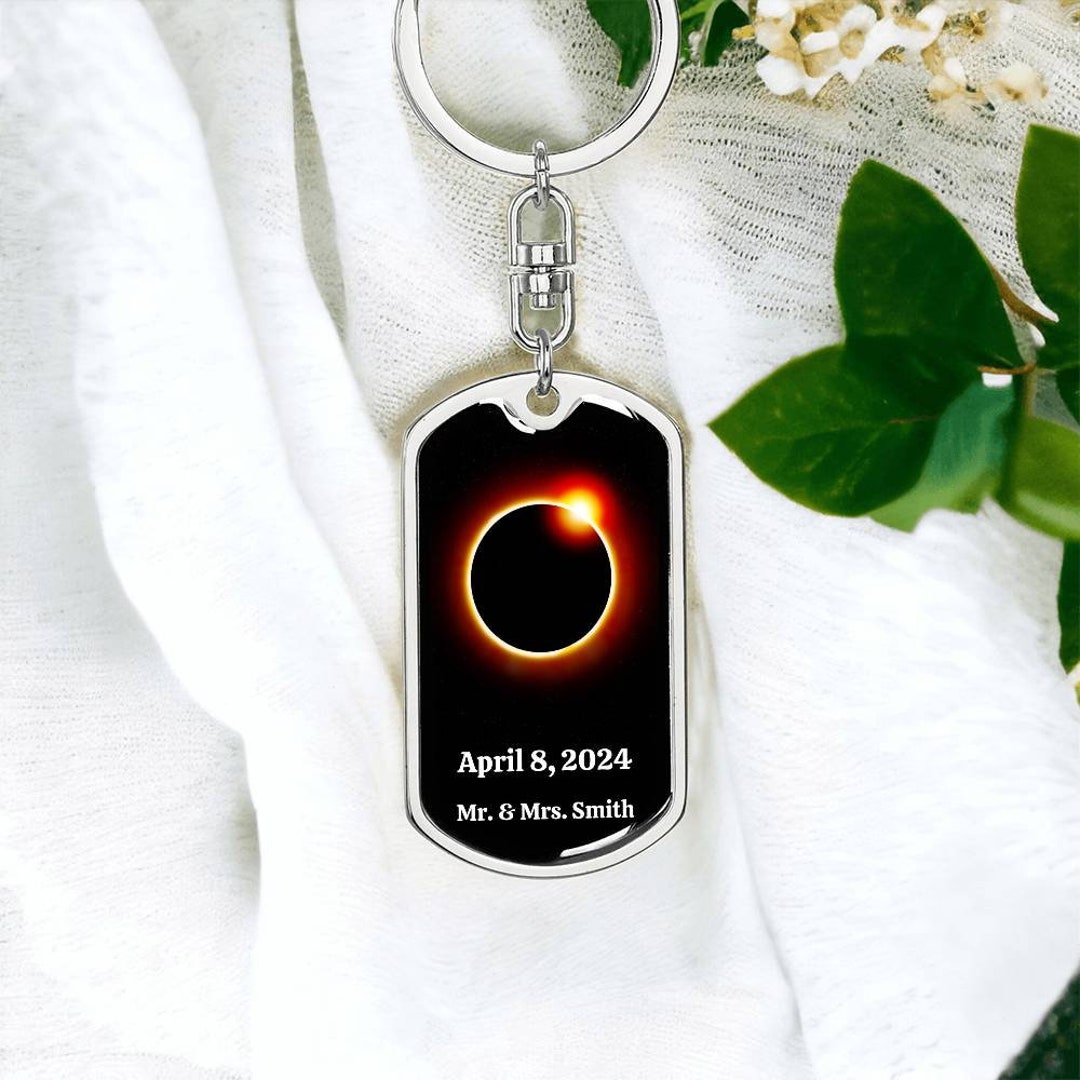 Custom Total Solar Eclipse Keychain, 18k Gold Keychain, Personalized ...