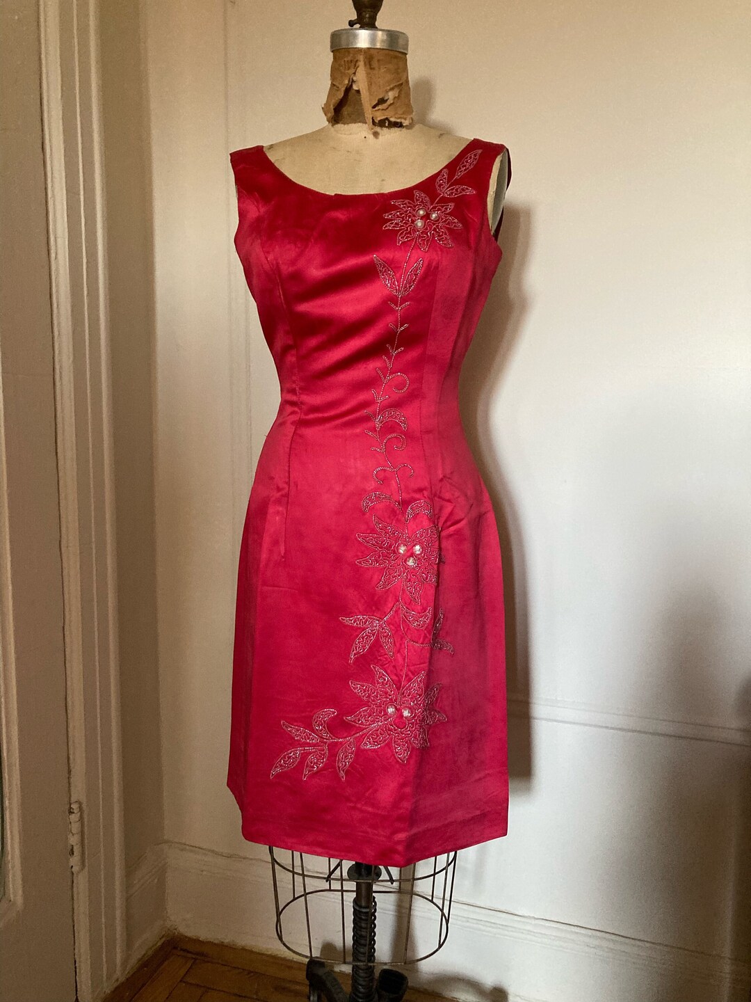 Red Shift Dress / Cherry Red 50s Hourglass Wiggle Dress With Beading ...