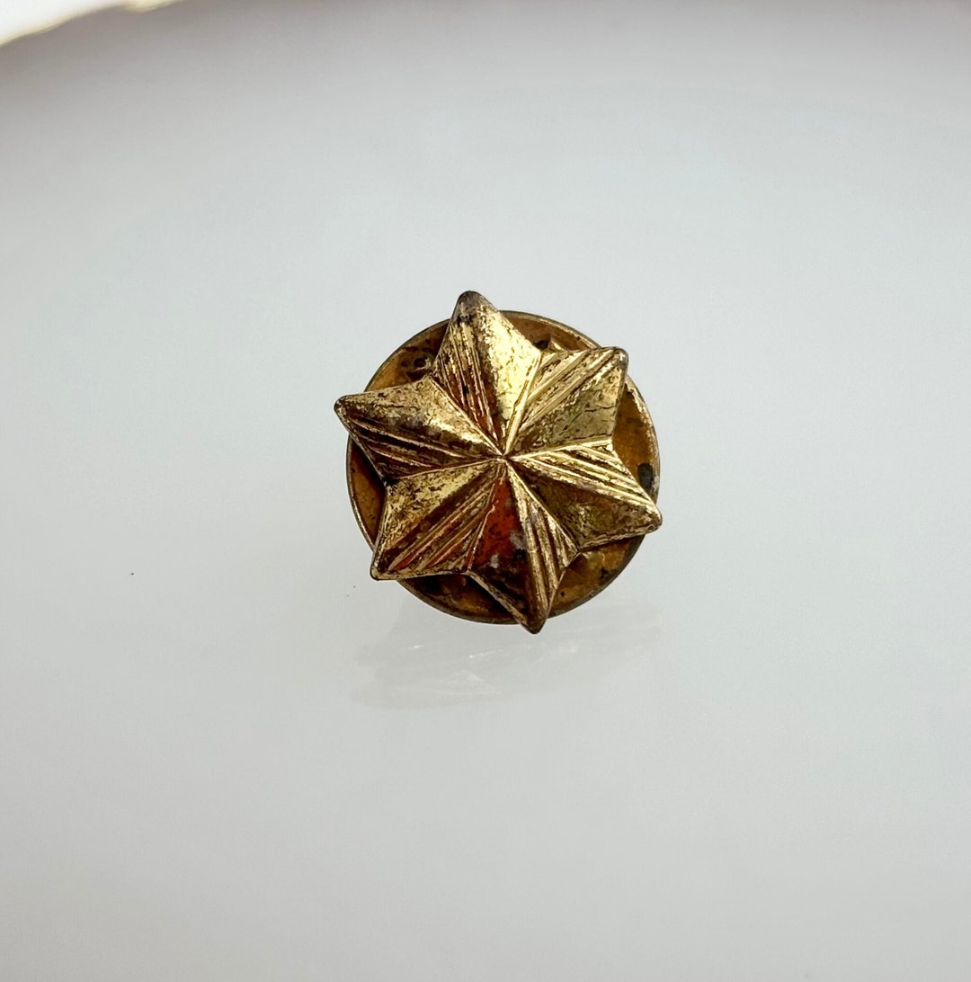 Vintage Ballou Red'd Vintage Gold Textured Star Pin - Etsy