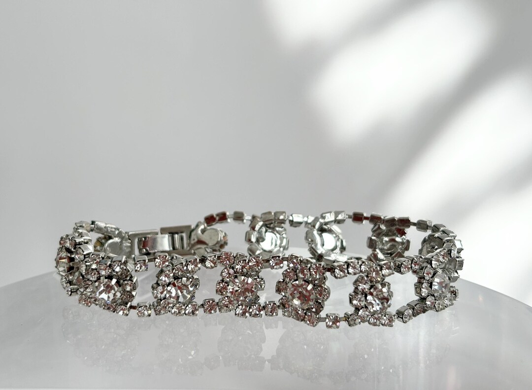 Vintage Silver Toned Rhinestone Adorned Retro Speciality Chainlink Boho ...