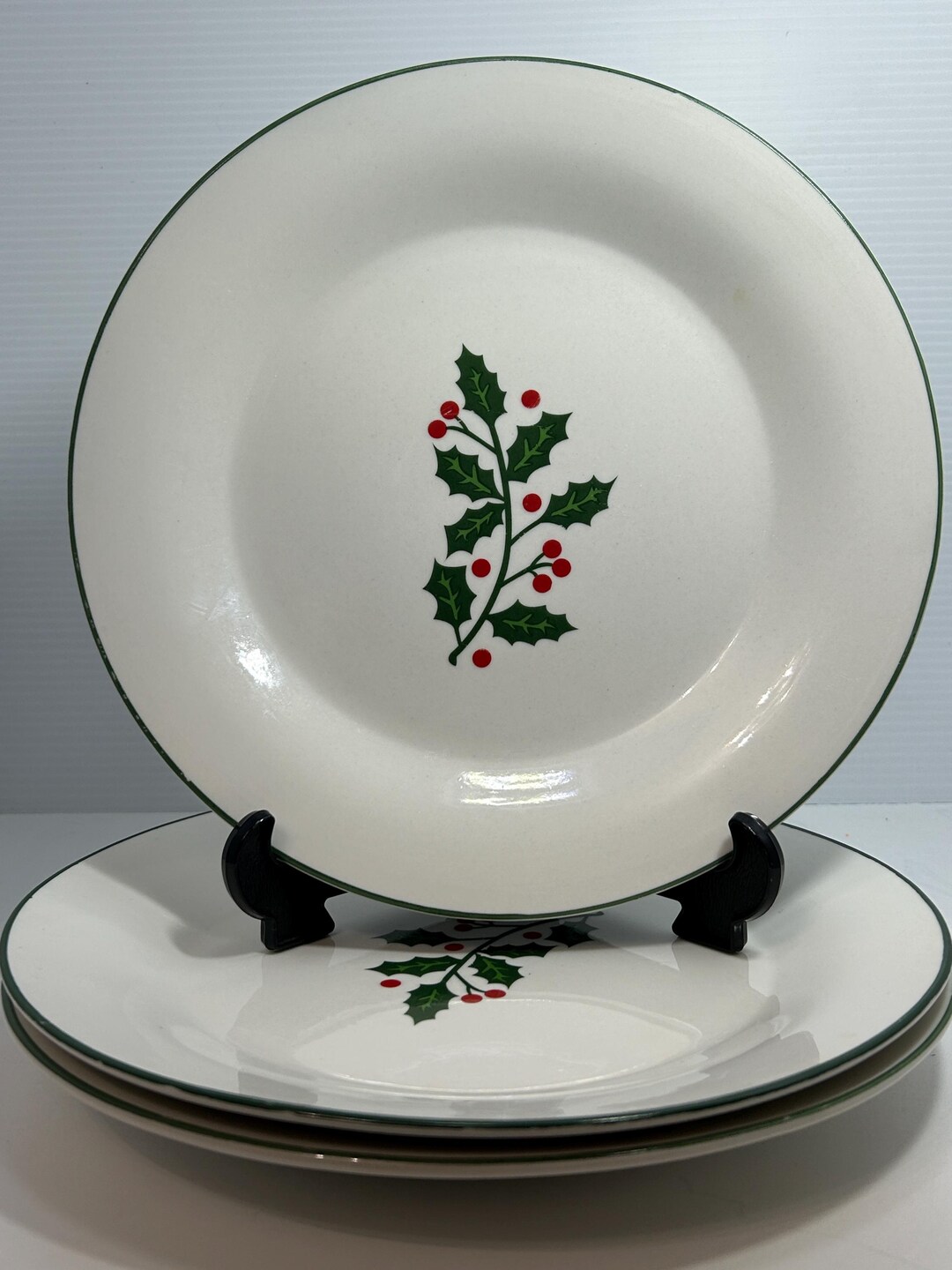 Christmas Plates 3 Vintage Dinner Plates- Christmas Holly Berry Mayfair ...