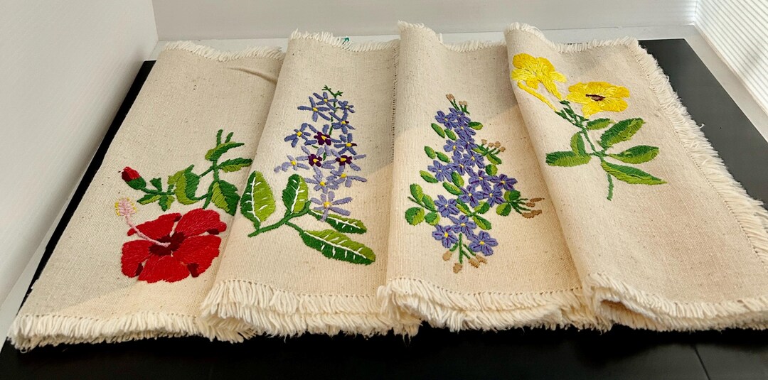 Set of 4 Vintage Hand-embroidered Floral Cloth Place Mats 17x11.5 ...