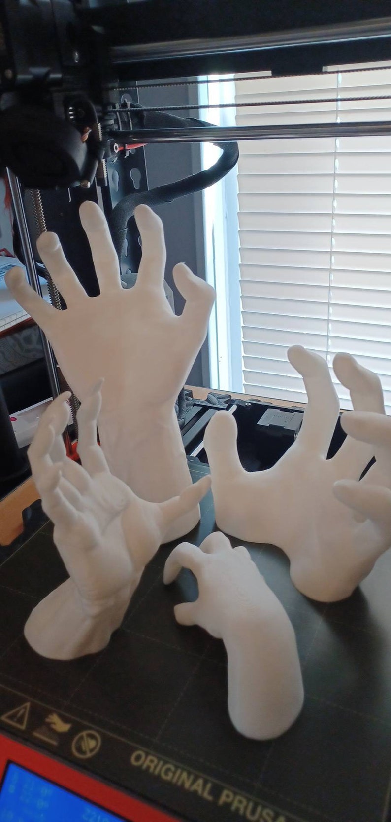 Scarey Reaching Hands Creepy Halloween Decoration, Prop for Party ...