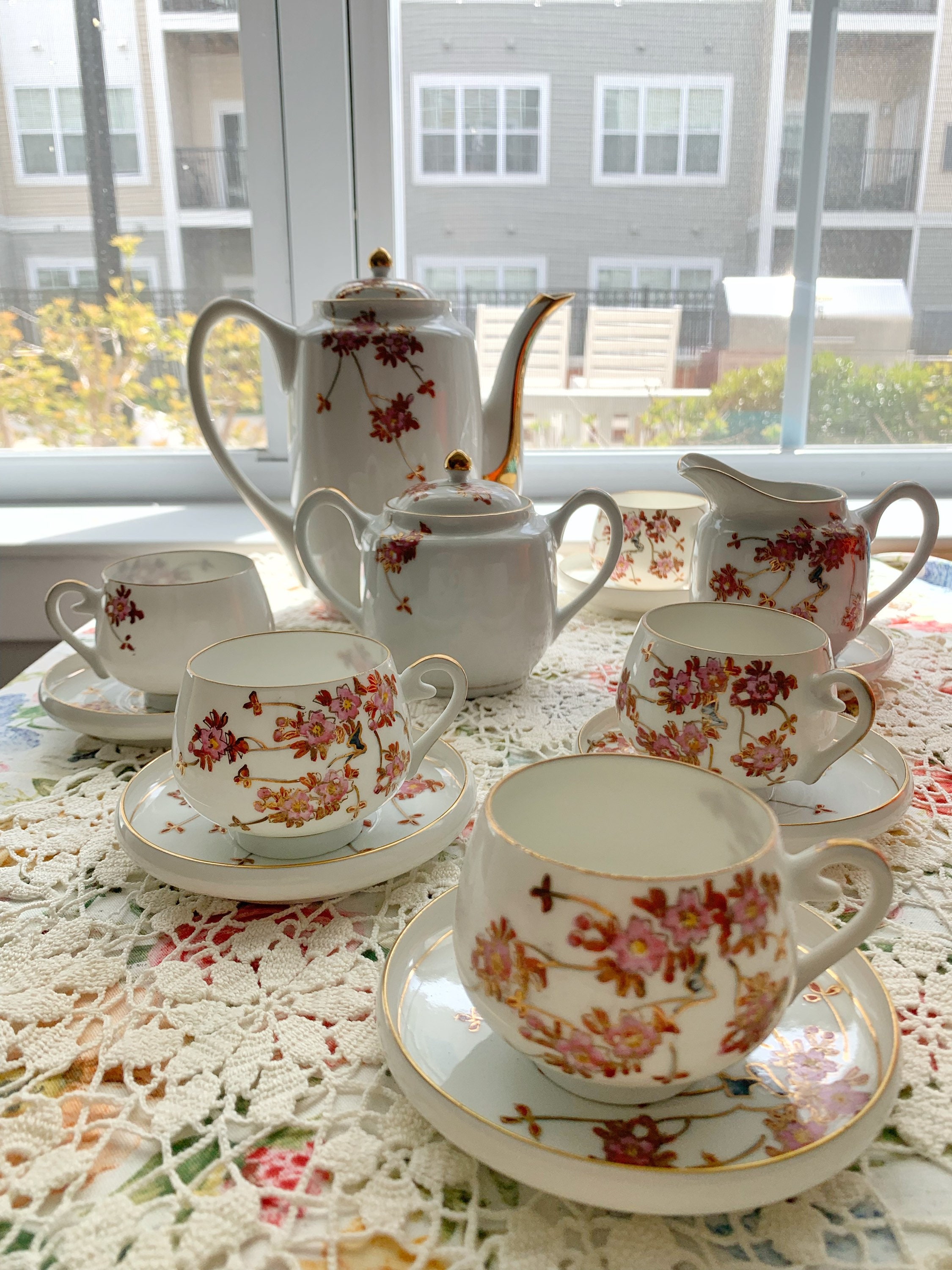 Chinesse Tea set Hand painted Gold and flowers • Vintage collection ...