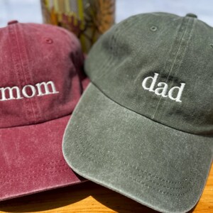 Mom and Dad Hats Set of 2, Pregnancy Announcement Hats, Pigment Dyed ...