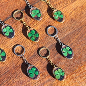 Porte clefs trèfle à quatre feuilles / Véritable porte bonheur / Cadeau ...
