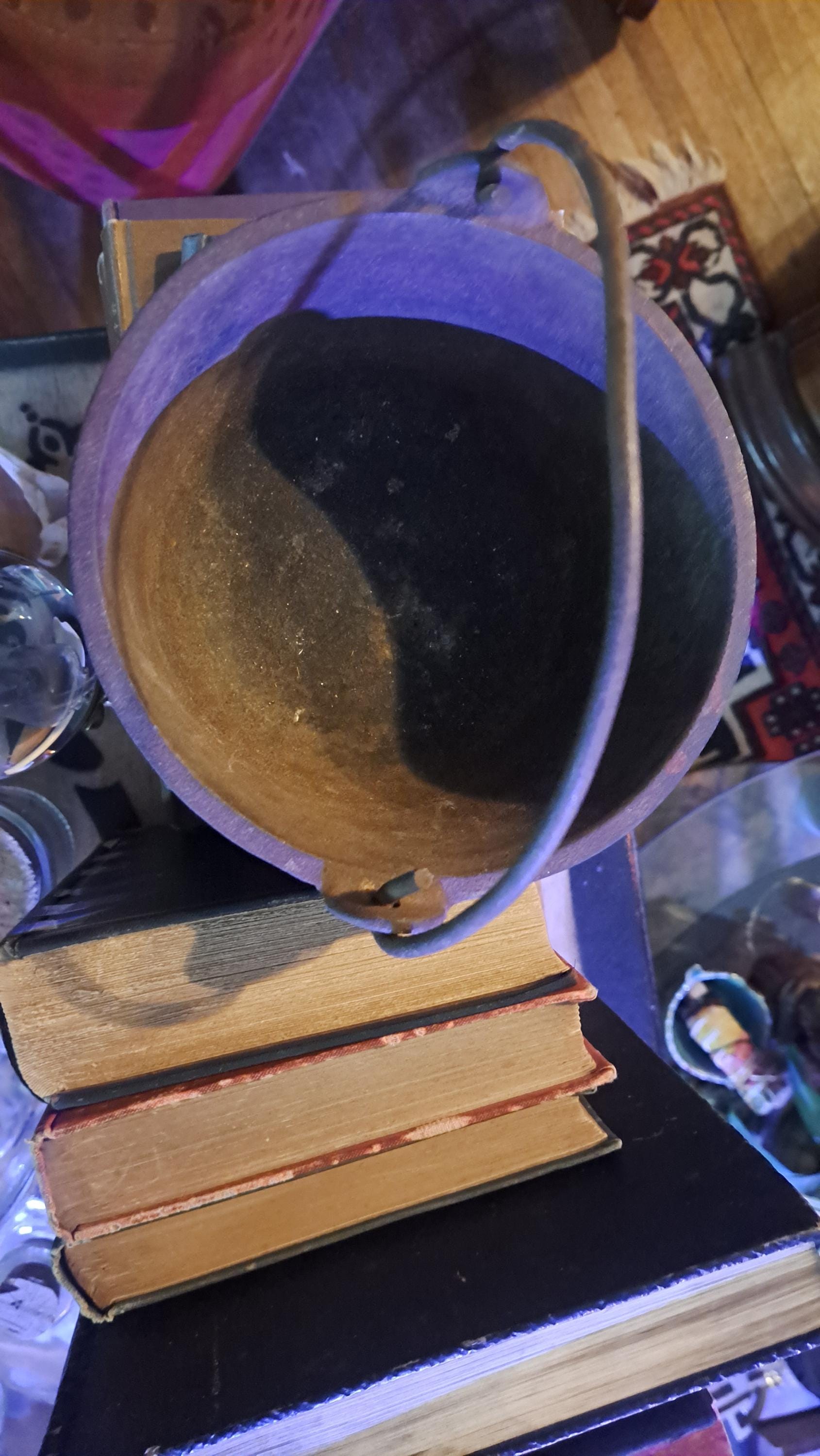 Antique Cast Iron LARGE REAL Witch Cauldron Kettle Witchcraft Spell ...