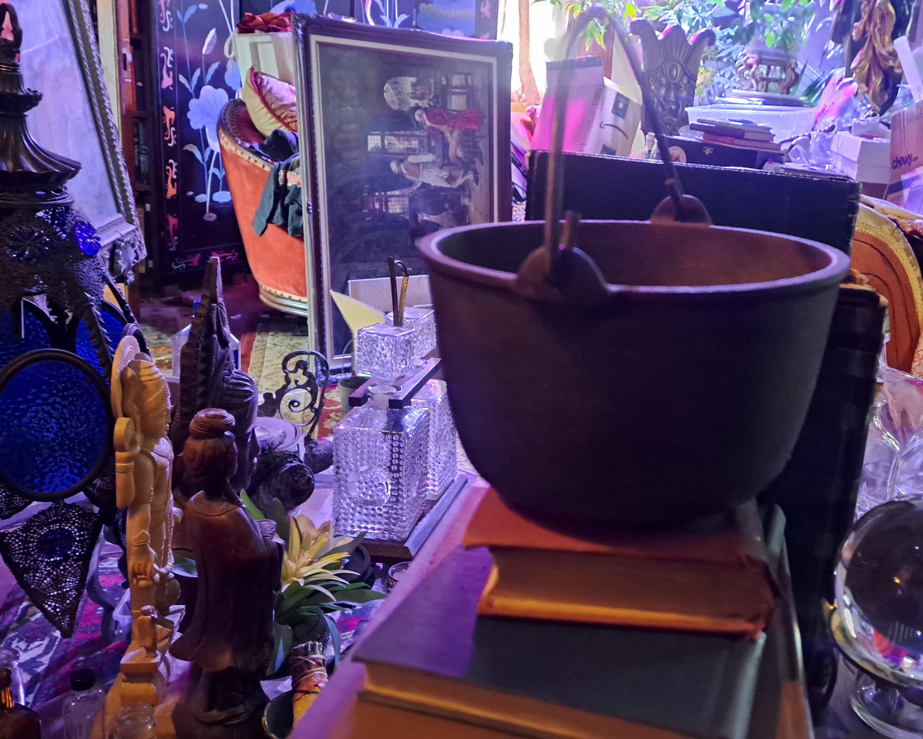 Antique Cast Iron LARGE REAL Witch Cauldron Kettle Witchcraft Spell ...