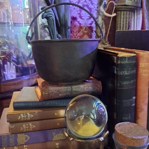 Antique Cast Iron LARGE REAL Witch Cauldron Kettle Witchcraft Spell ...