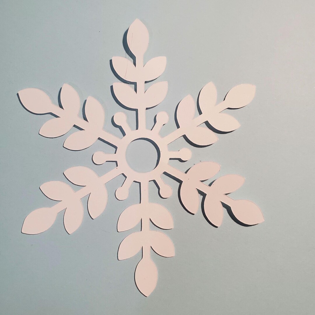 20 White Cardstock Paper Snowflakes, Assorted Sizes, Die Cuts for Cards ...