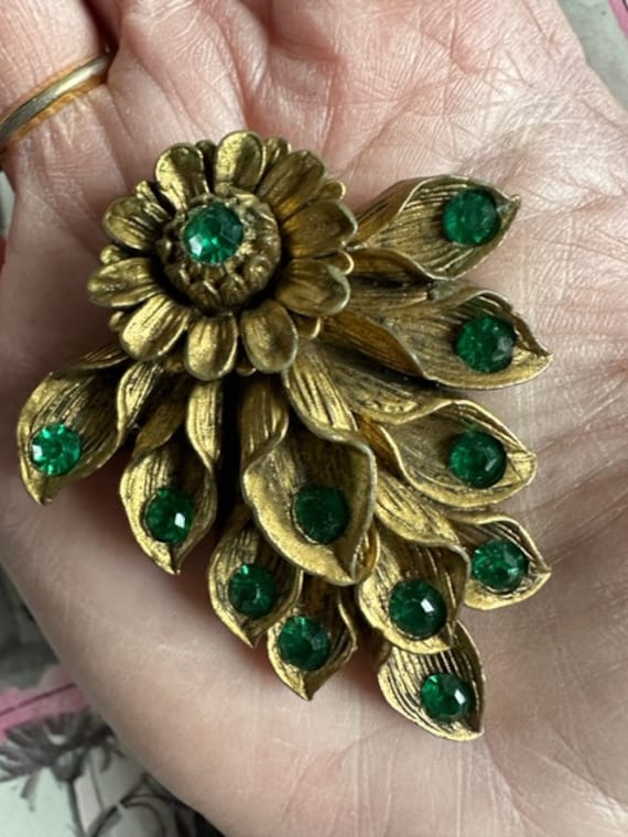 1920s Resin Cluster of Leaves Dress Clip with Green P… - Gem