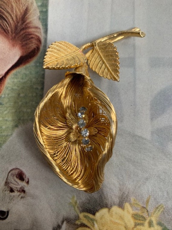 Gold Wire Brooch, Gold Wire Brooch with Rhinestones, … - Gem