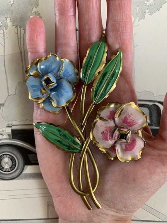 40s Large Gold with Enamel Coat Brooch with Prongs, 4… - Gem